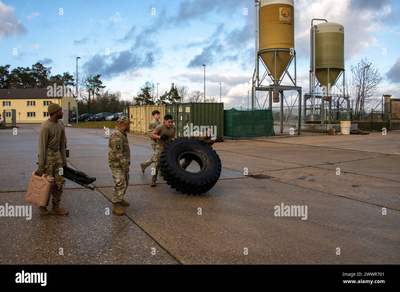 U.S. Soldiers with E company ("Evil Eye"), 1-3 Attack Battalion, 12 ...