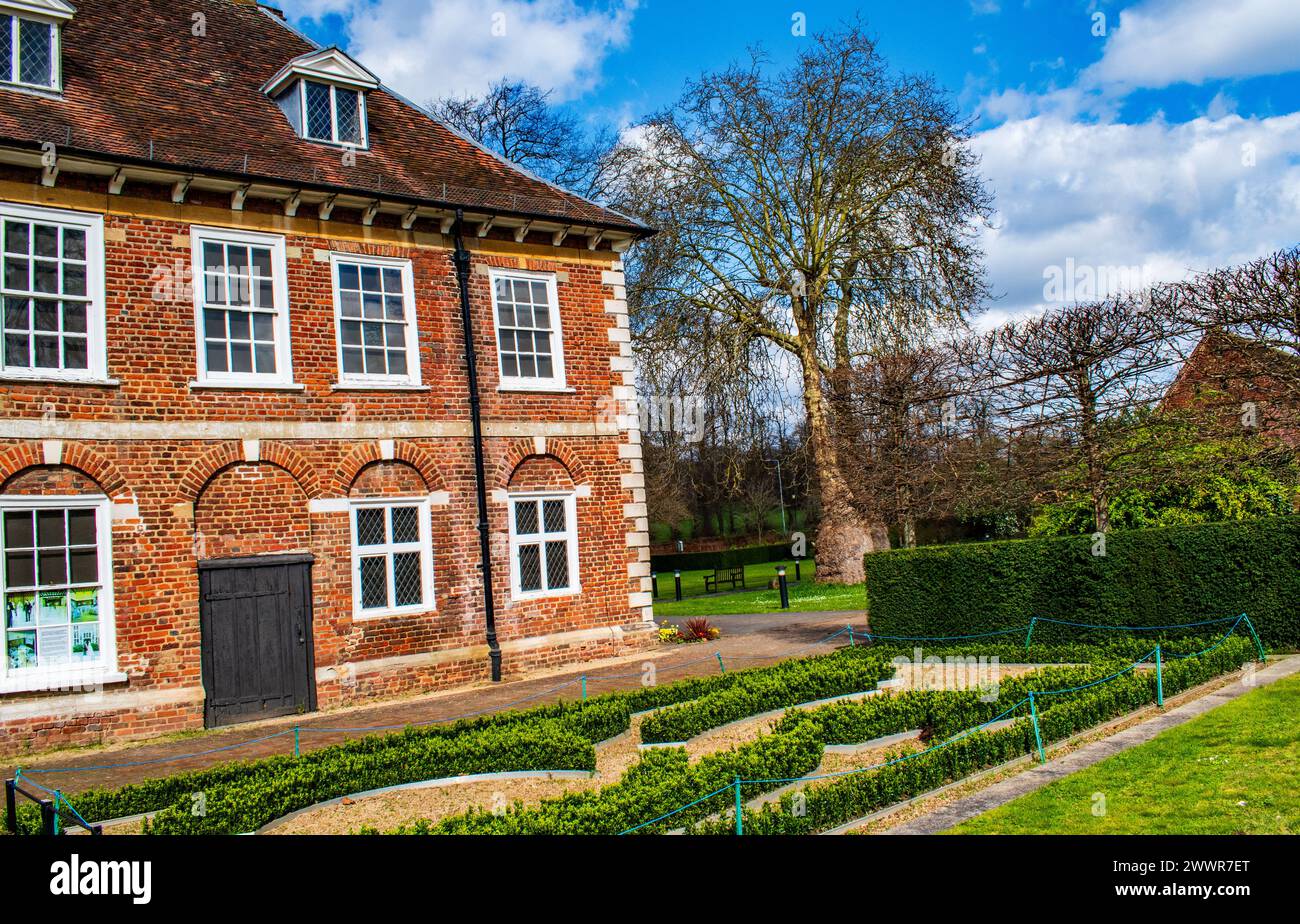 Box Hedging & topiary at Hall Place Stock Photo - Alamy