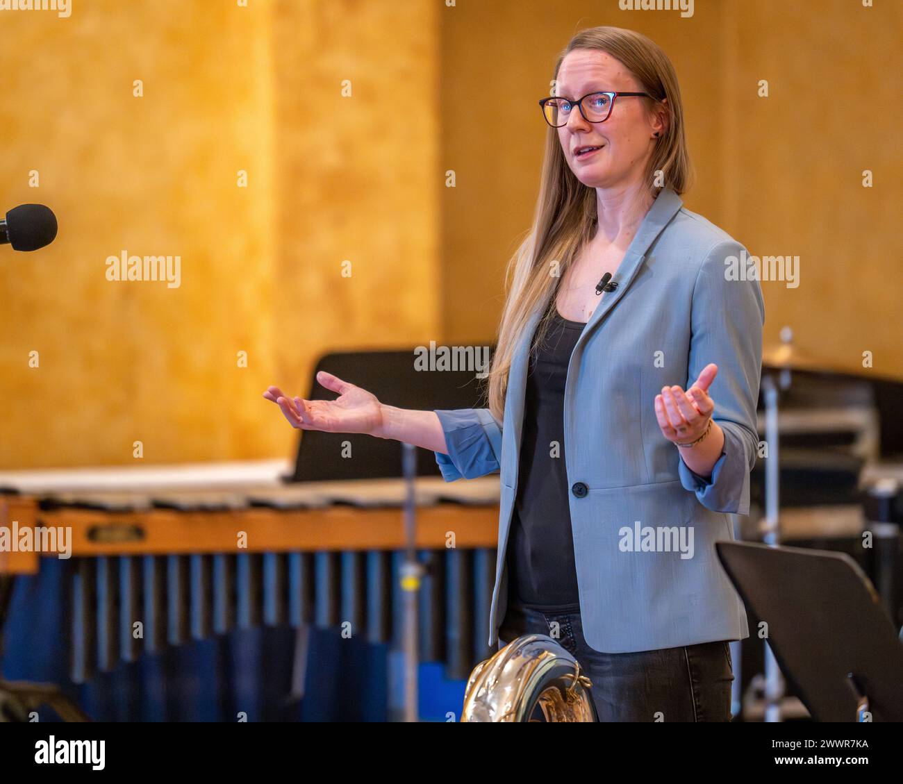 Carol Jantsch conducts a masterclass on the tuba for service members ...