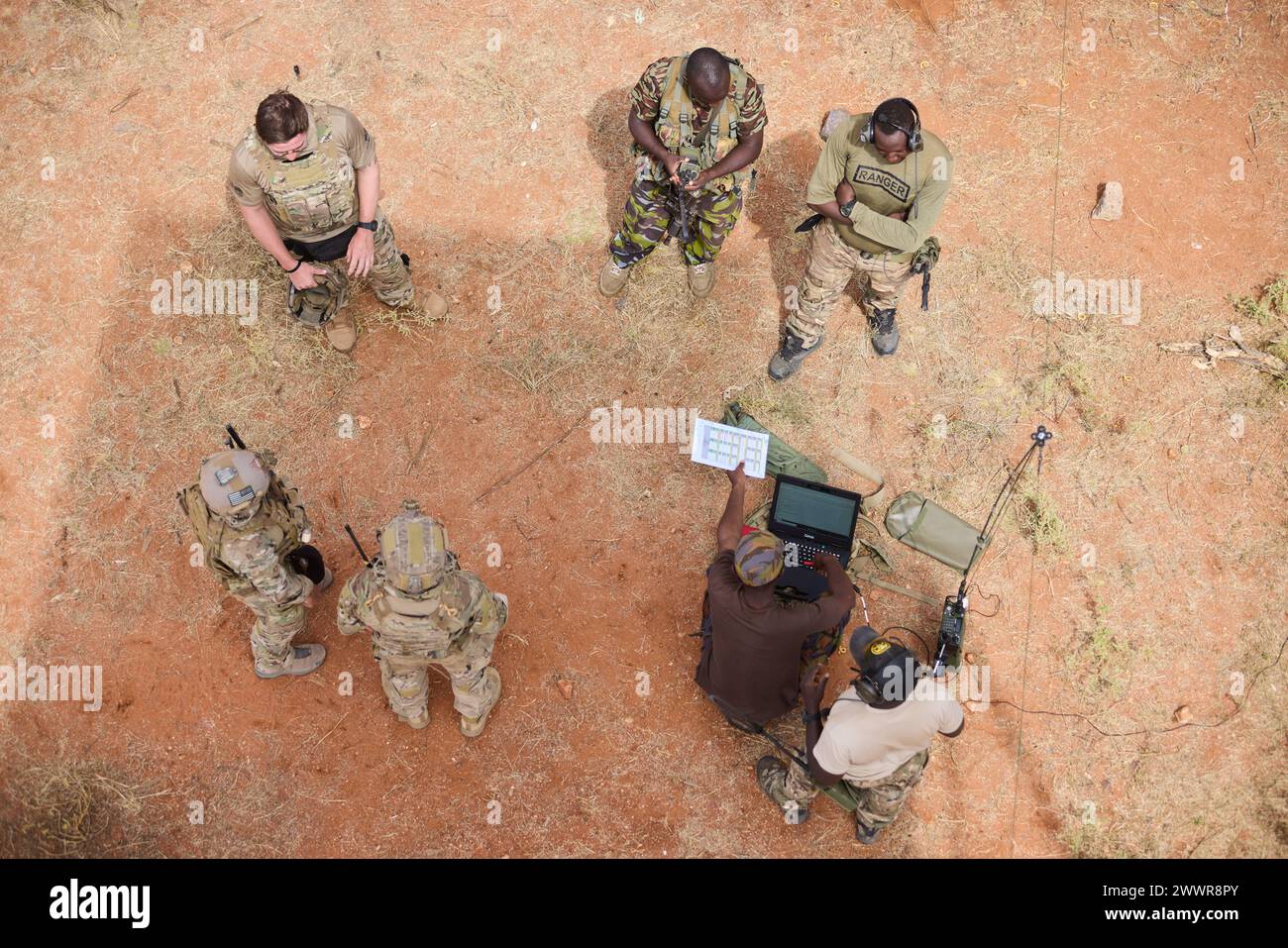 Kenya Defence Forces Rapid Response Unit members and U.S. Army Air ...
