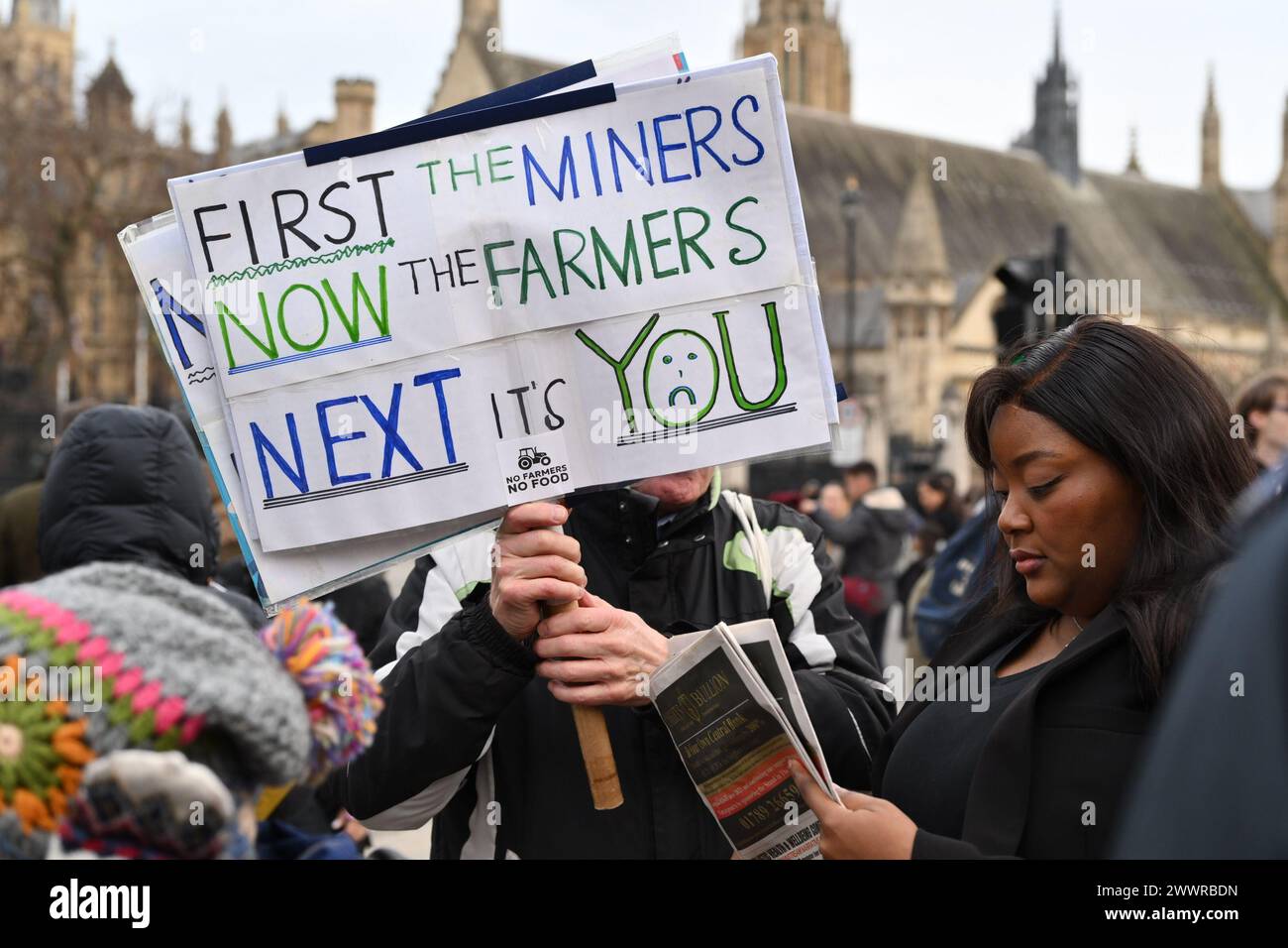 London, England, UK. 25th Mar, 2024. Farmers bring their tractors into ...