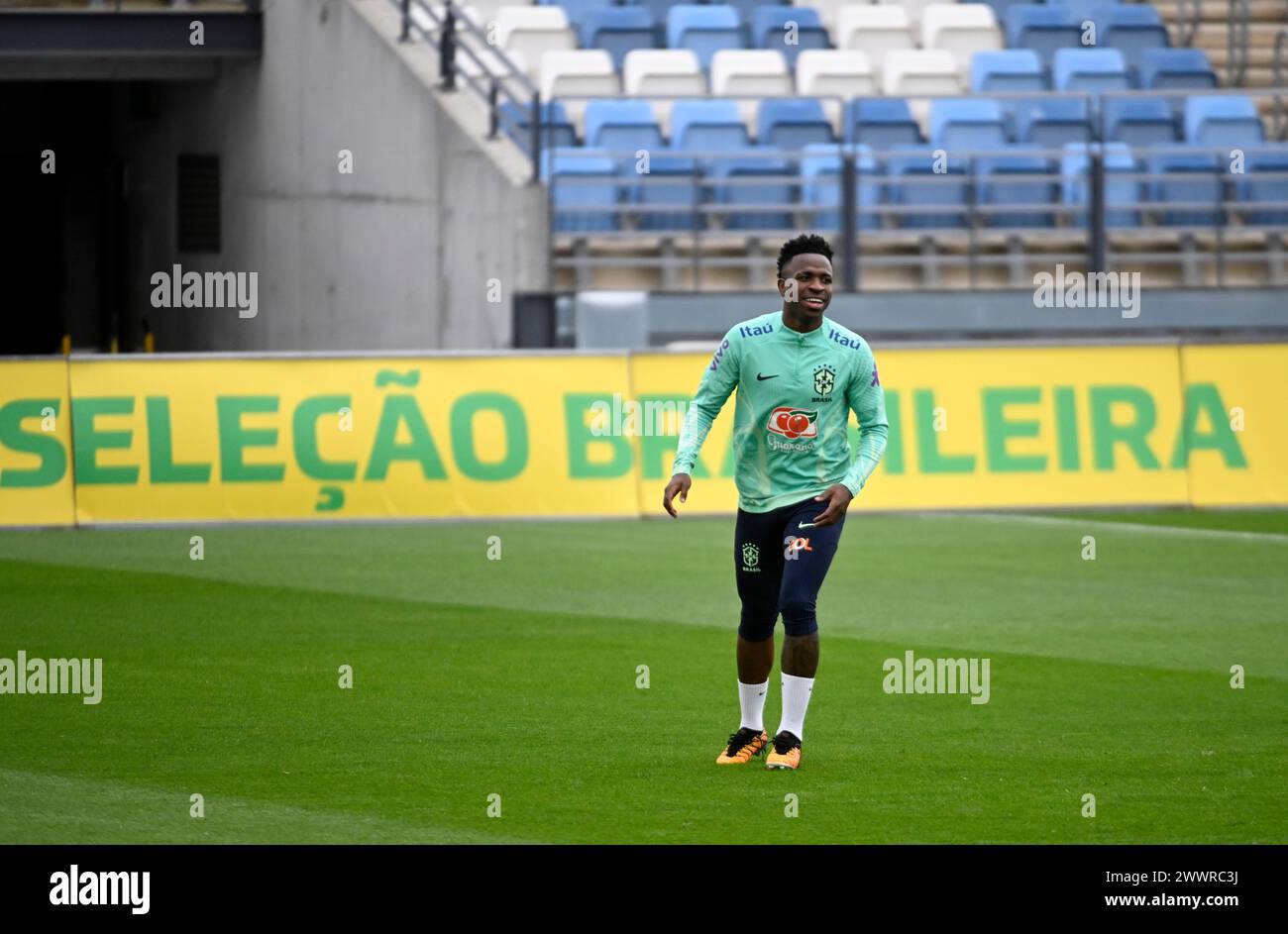 Vinicius jr brazil national team hi-res stock photography and images ...