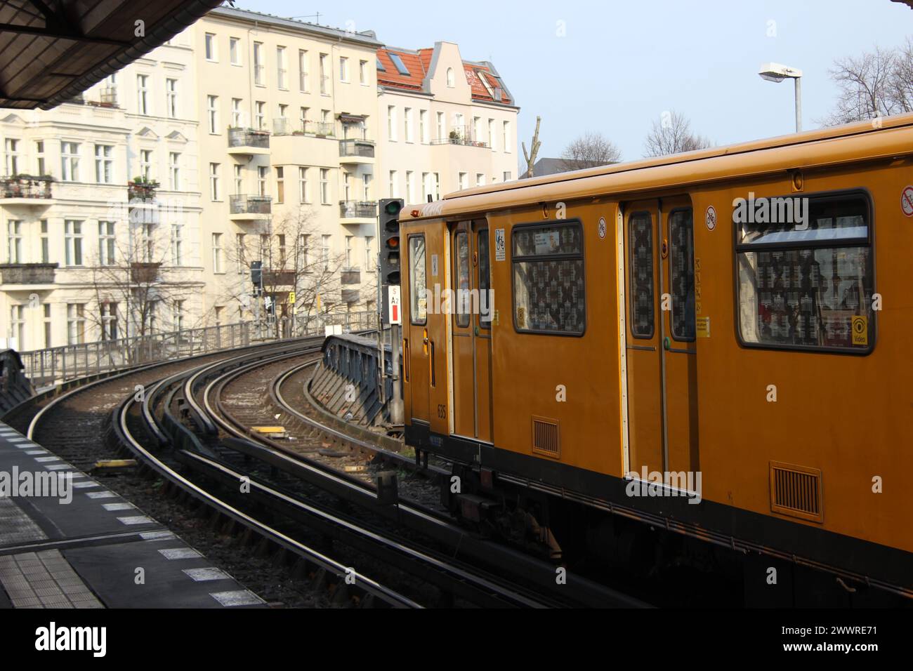 Train station windows glass hi-res stock photography and images - Alamy