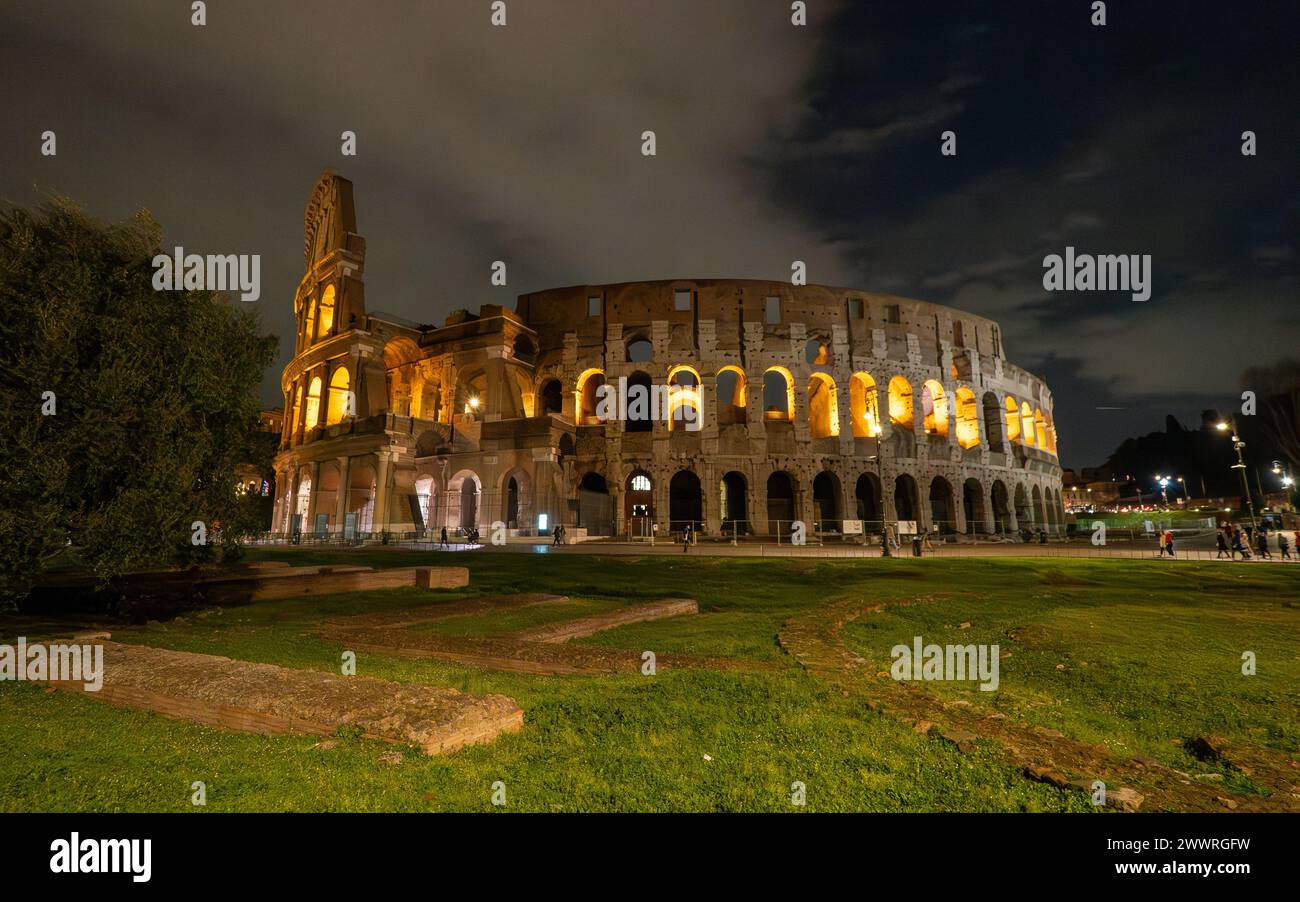 Colosseum coliseum elliptical amphitheatre hi-res stock photography and ...