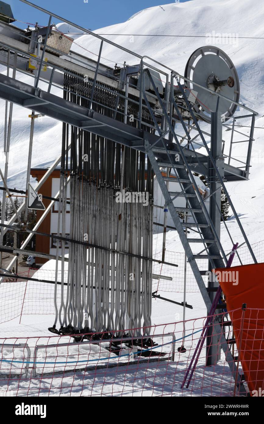 Aluminium lift hi-res stock photography and images - Alamy