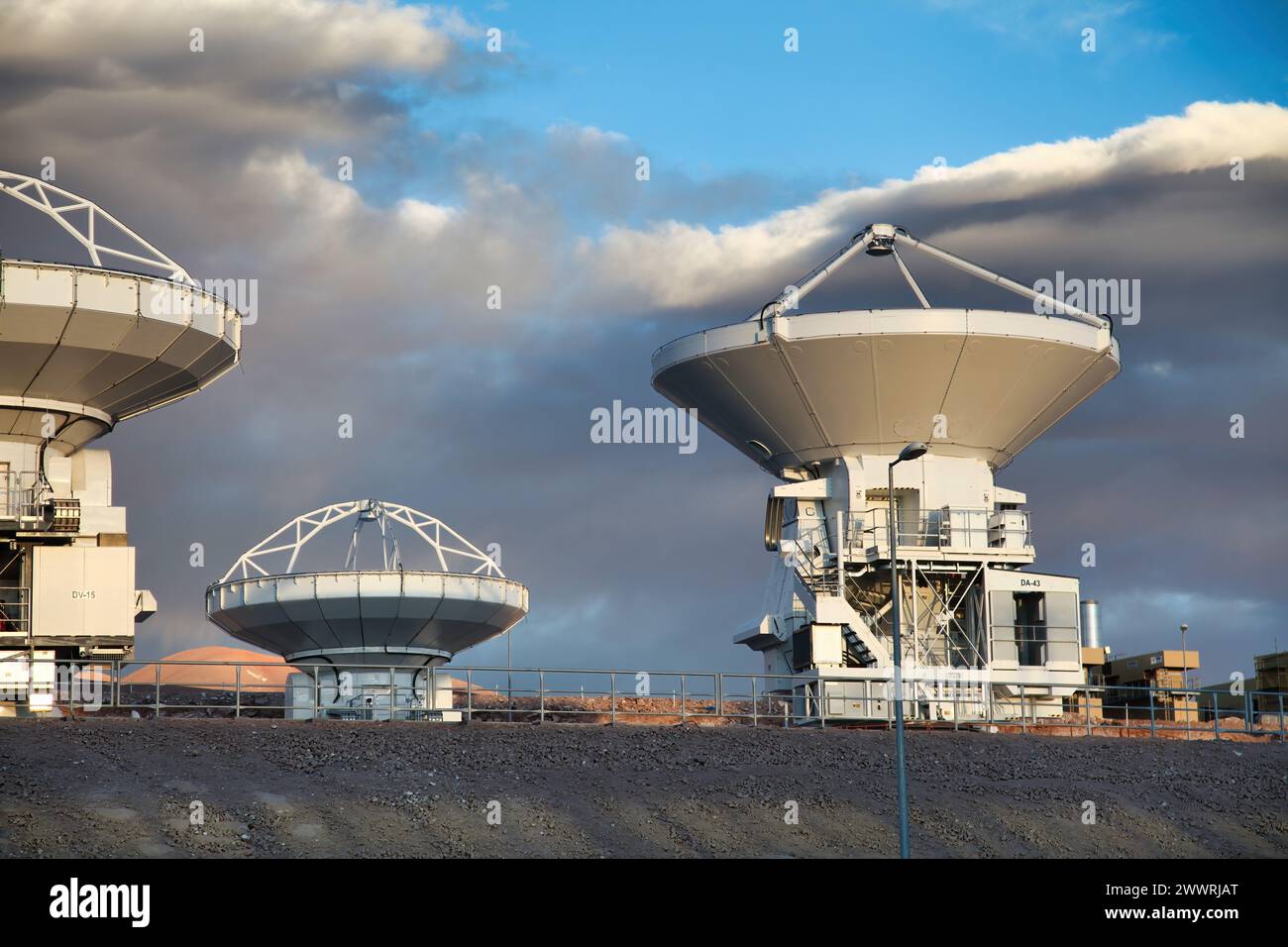 Radio telescope Array at ALMA, Chile Stock Photo - Alamy