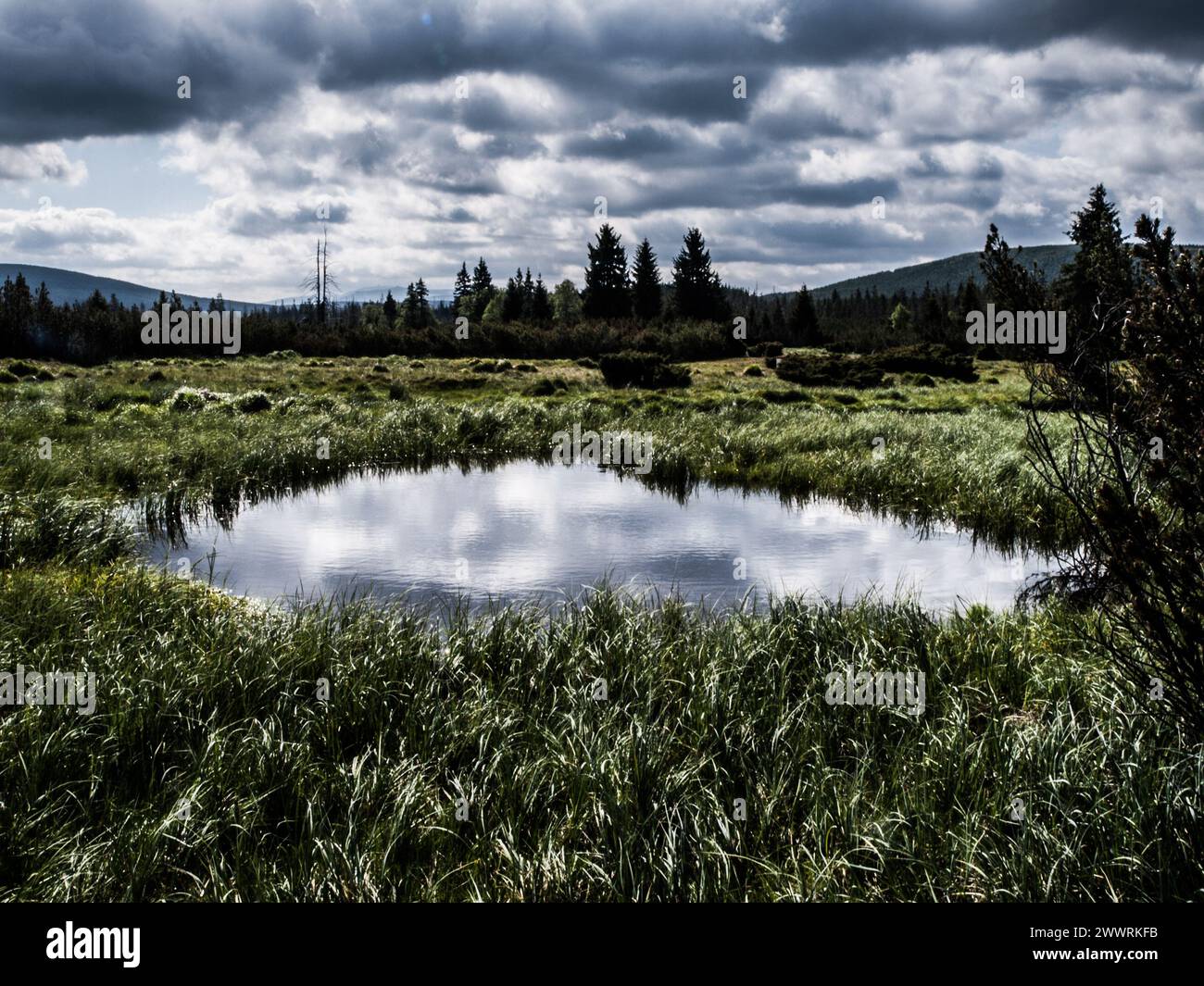 Winding creek village hi-res stock photography and images - Alamy