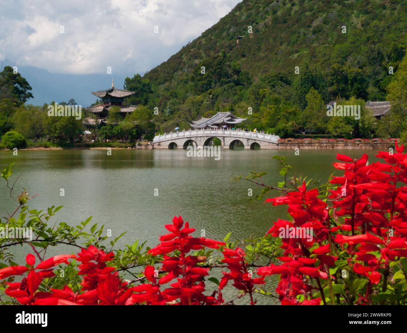 Black Dragon Pool Park (Lijiang, Yunnan, China Stock Photo - Alamy