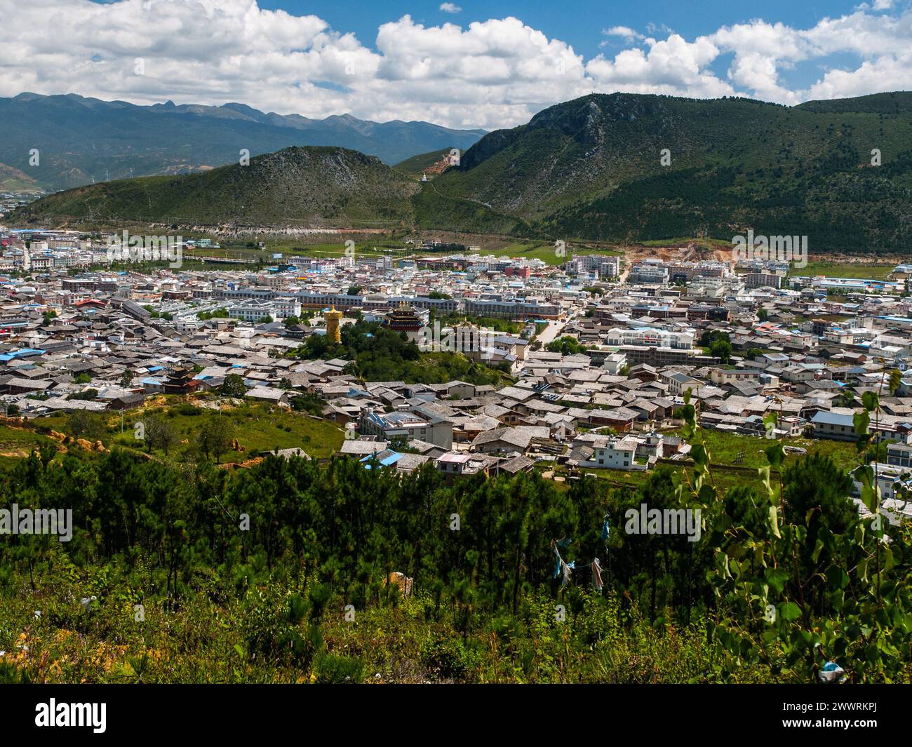Yunnanm shangri hi-res stock photography and images - Alamy