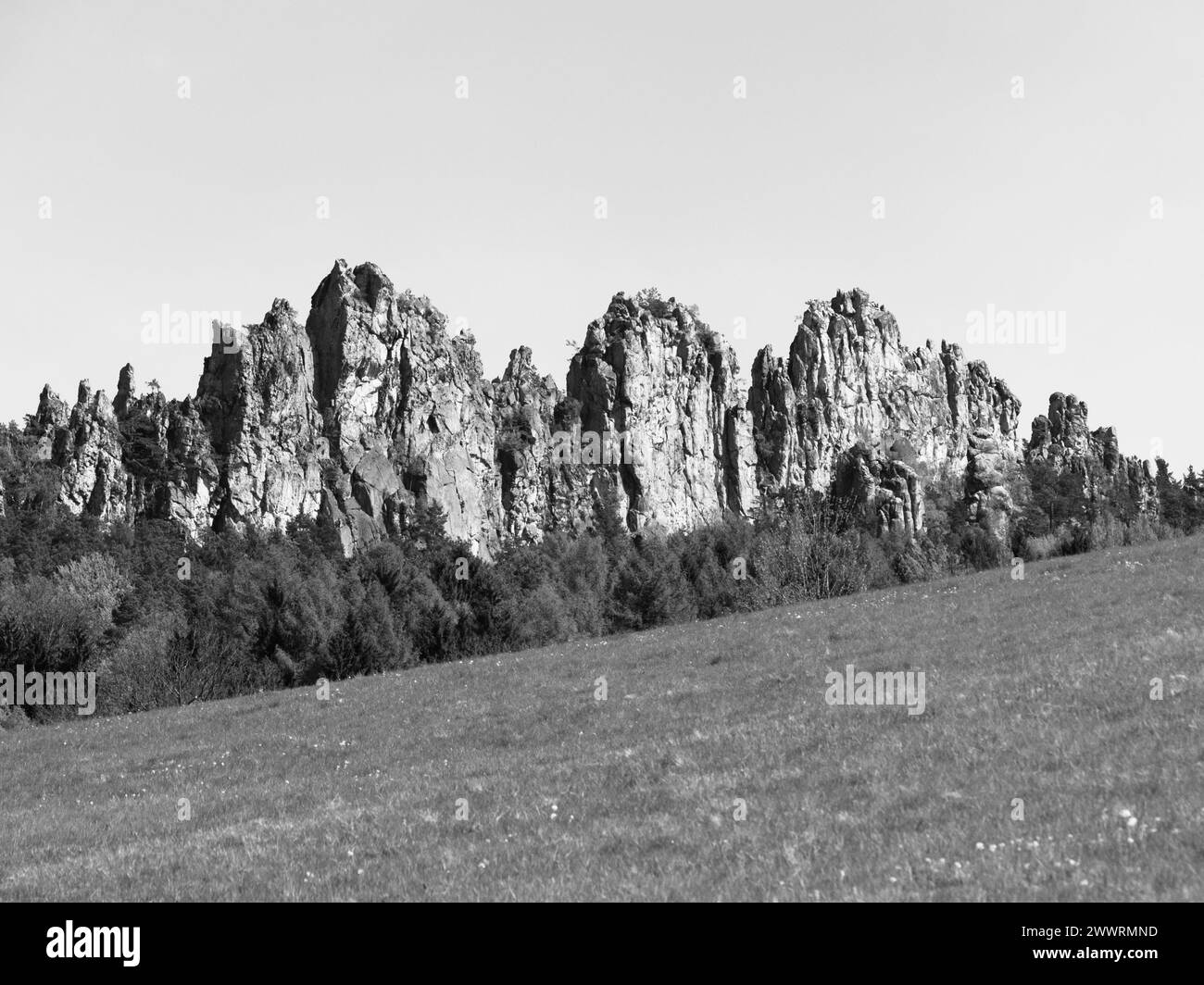 White rocks ridge Black and White Stock Photos & Images - Alamy