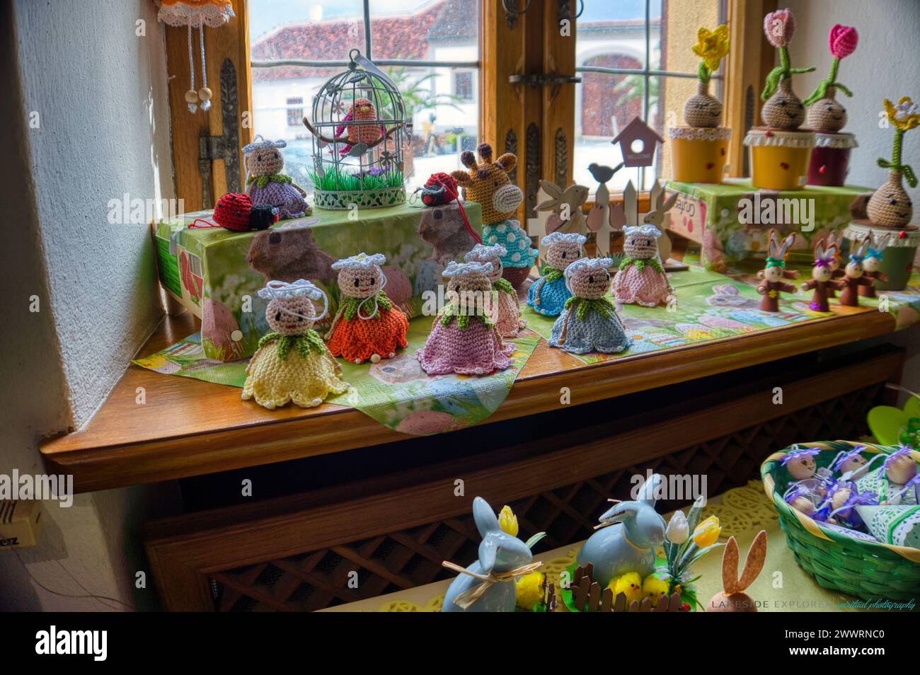 Bakery window display hi-res stock photography and images - Alamy