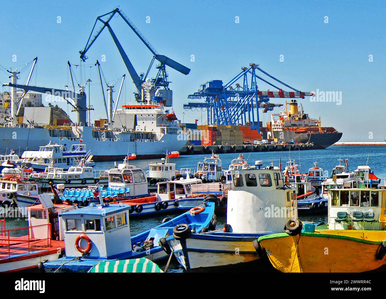 The port of Valparaiso, Chile Stock Photo - Alamy
