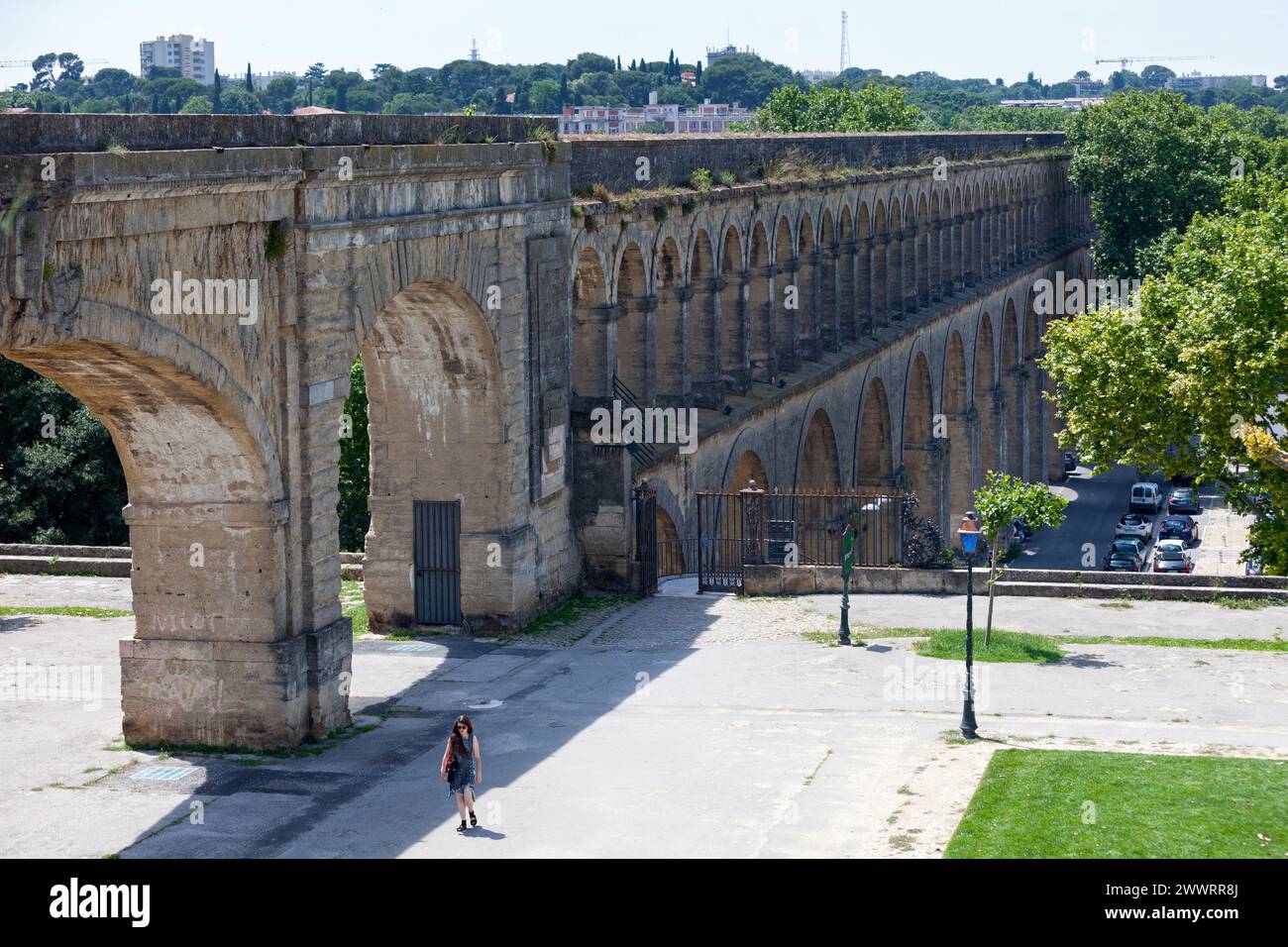 Aqueduc des arceaux hi-res stock photography and images - Alamy