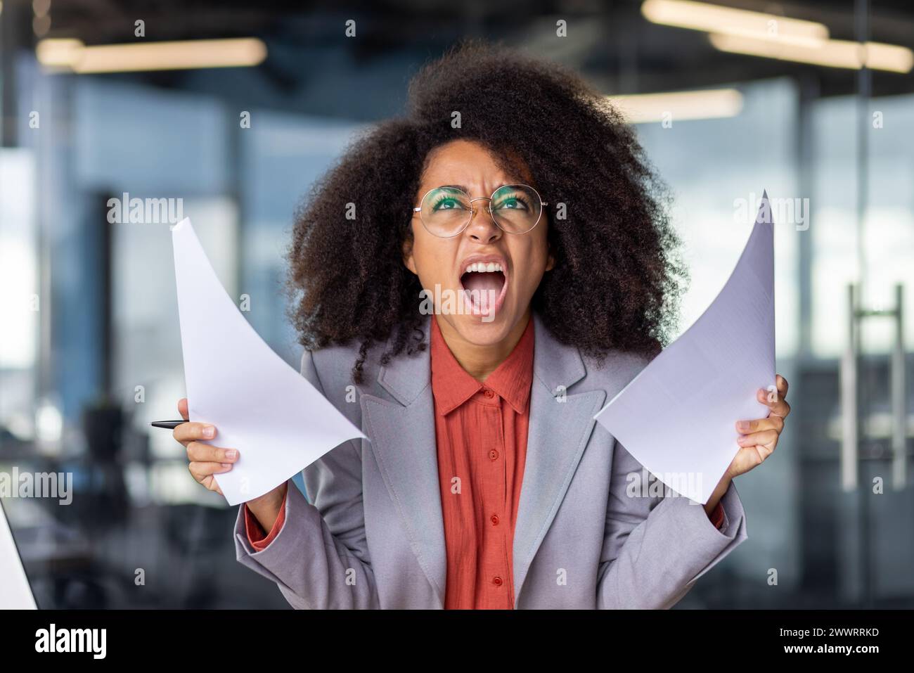 Sadness pretty female office hi-res stock photography and images - Alamy
