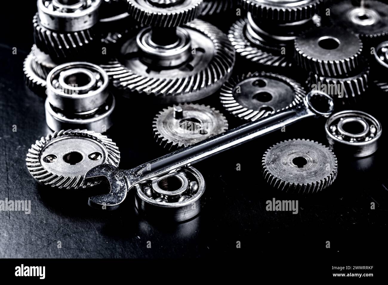 Meshing cogs gears gearing hi-res stock photography and images - Alamy
