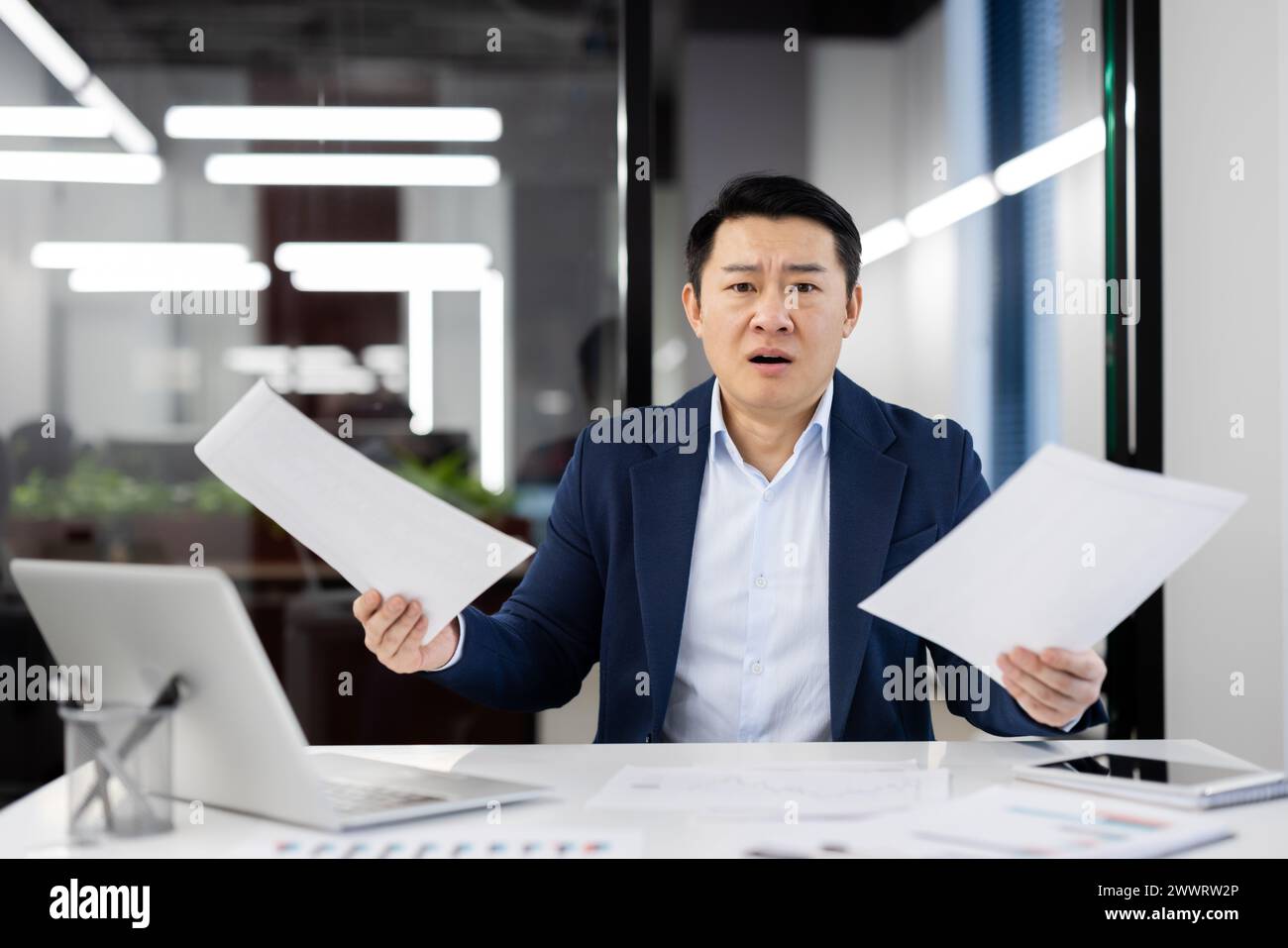 Chinese male embarrassed hi-res stock photography and images - Alamy