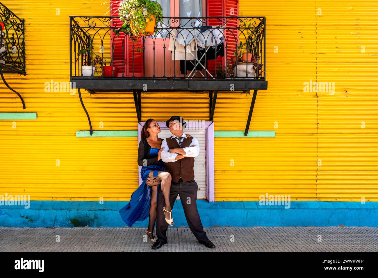 Two tango dancers hi-res stock photography and images - Alamy