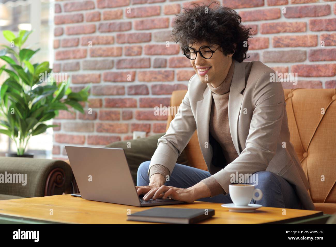 Computer cafe hi-res stock photography and images - Alamy