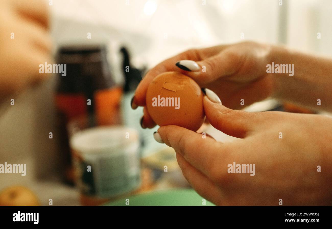 Using a knife hi-res stock photography and images - Alamy