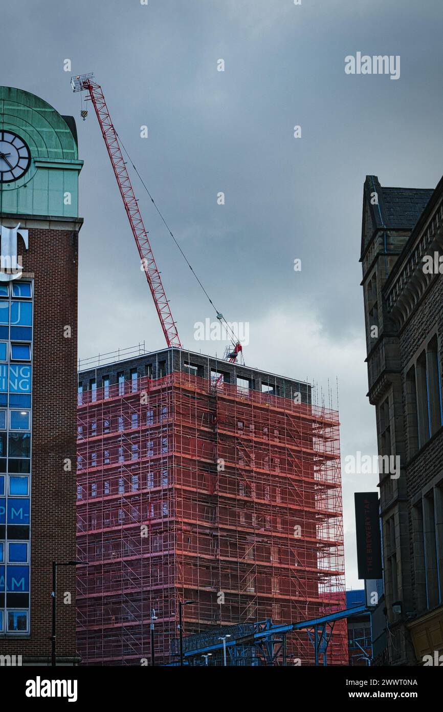 Leeds tower crane silhouette hi-res stock photography and images - Alamy
