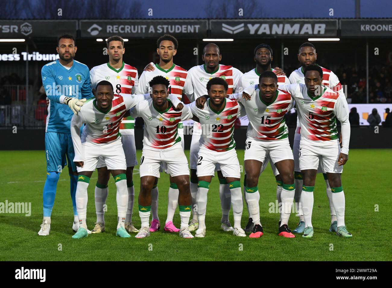 ALMERE - (back lr) Suriname goalkeeper Warner Hahn, Justin Lonwijk of ...