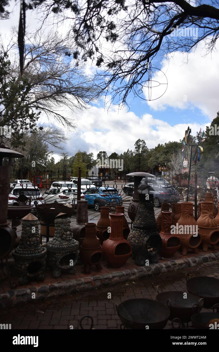 Sedona, AZ USA 2/3/2024.. Son Silver West Galleries. Beautiful vintage ...
