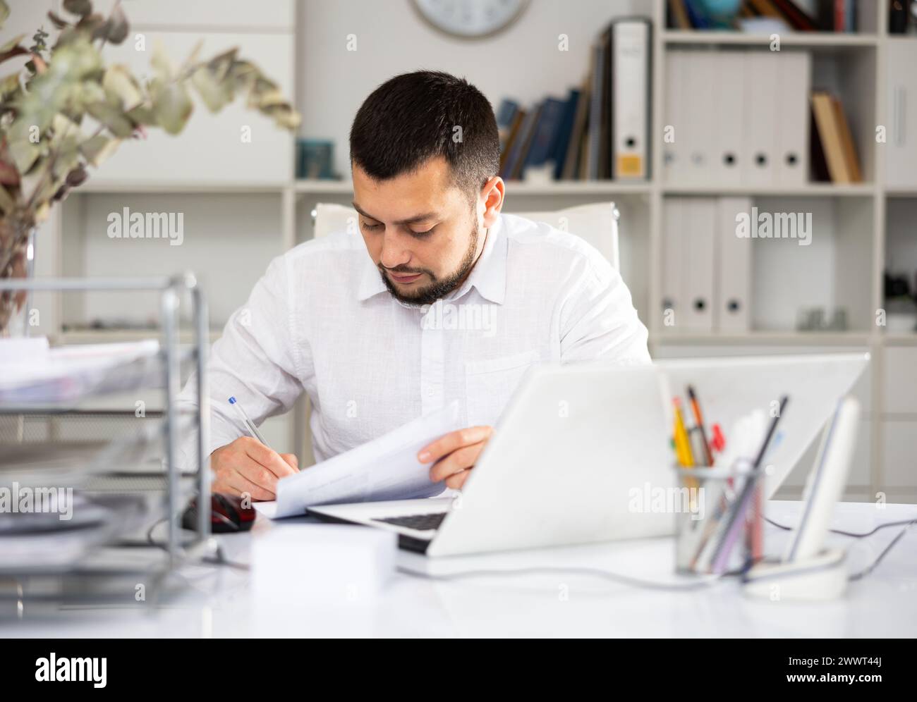 Desk computer paperwork clerical hi-res stock photography and images ...