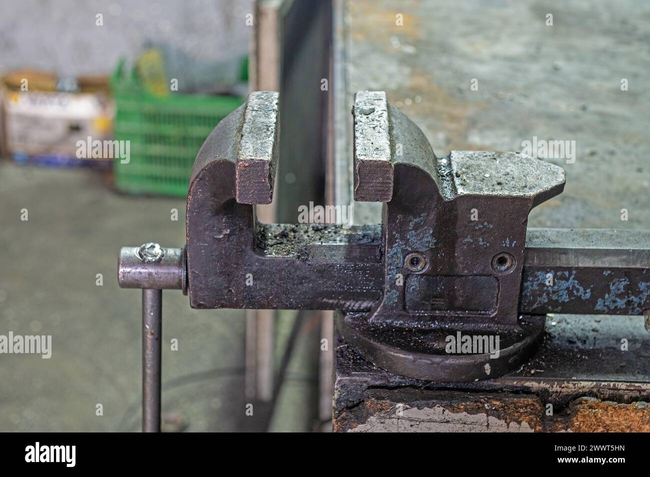 Antique vise hi-res stock photography and images - Alamy