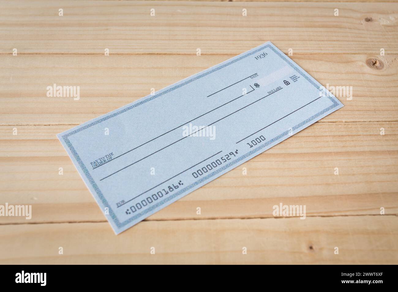 Template blank banking check cheque hi-res stock photography and images ...