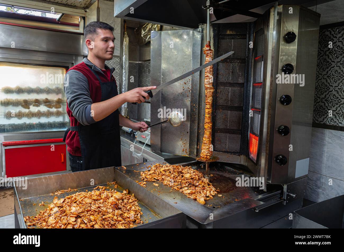 Chicken doner kebab maker, Turkish kebab master. Burdur,Turkey Stock ...