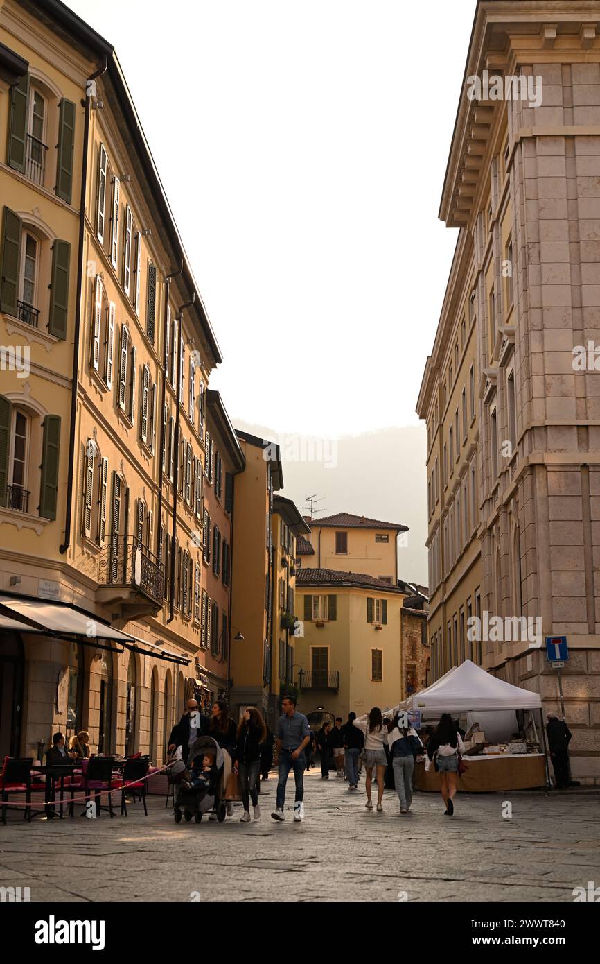 Shopping Street In Como Italy Stock Photo Alamy