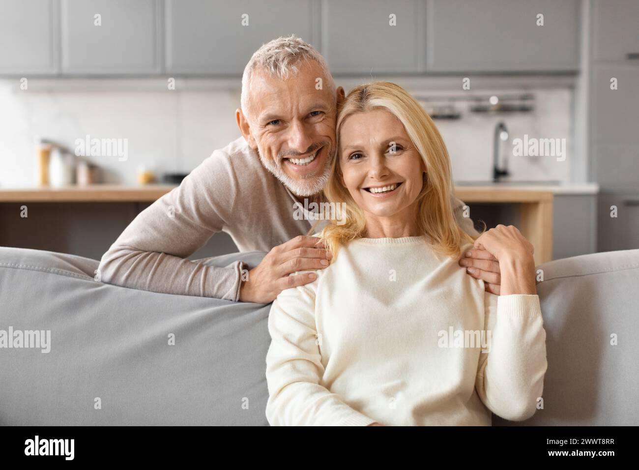 Silver hair from behind hi-res stock photography and images - Alamy
