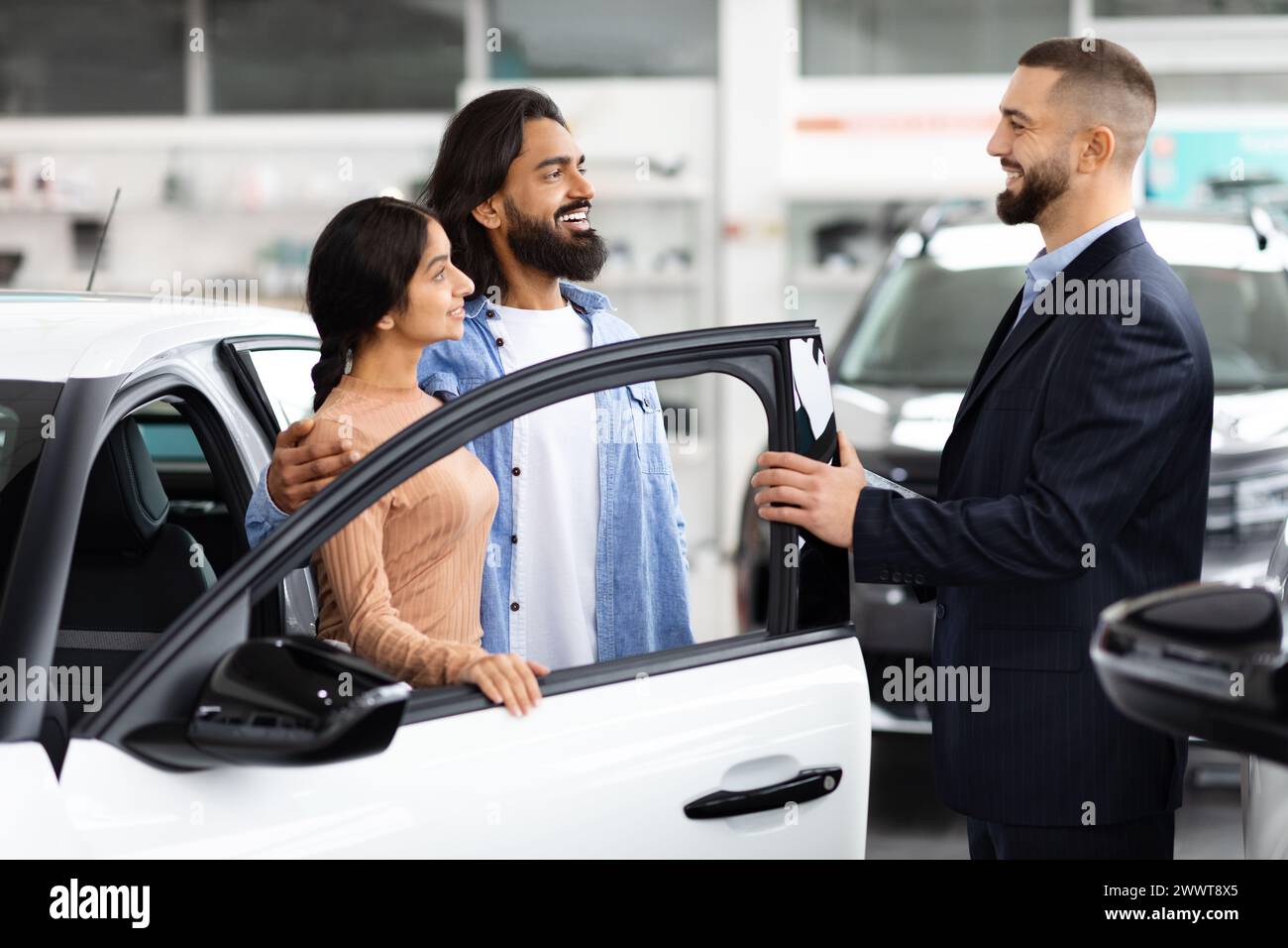 Car buying experience hi-res stock photography and images - Alamy