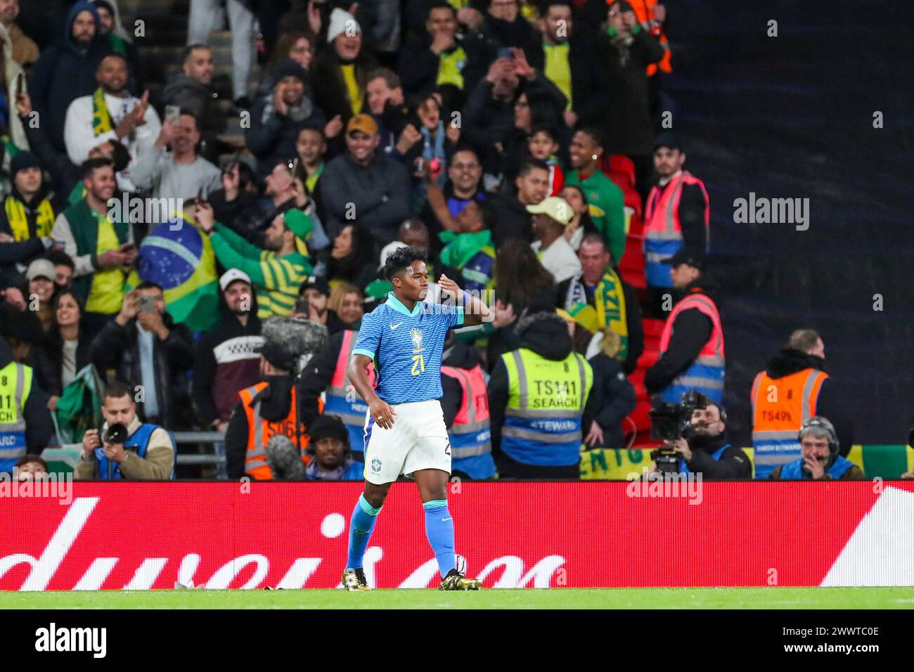 Brazil fans kissing hi-res stock photography and images - Alamy
