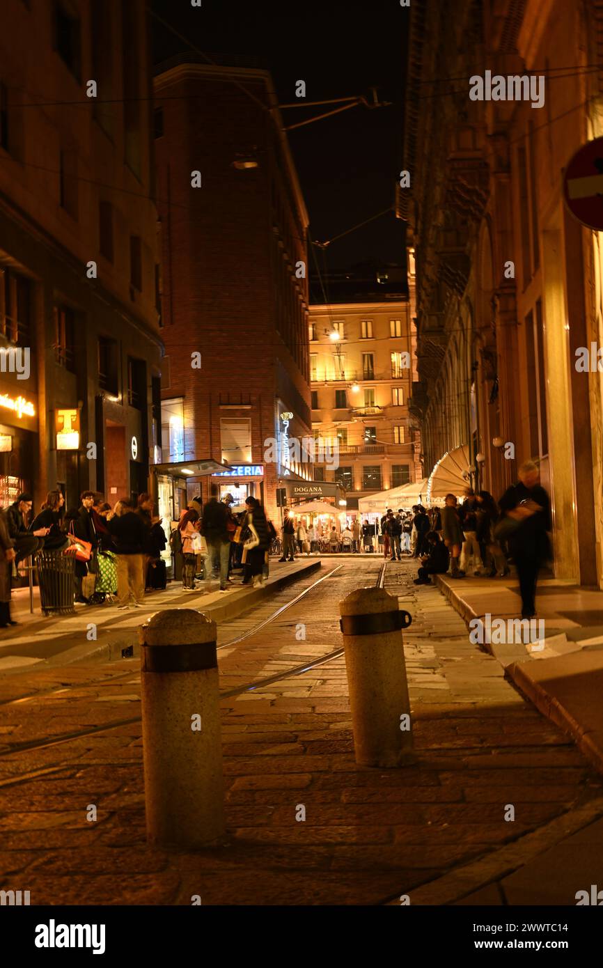 Streets of Milan / Milano - Italy at night Stock Photo - Alamy