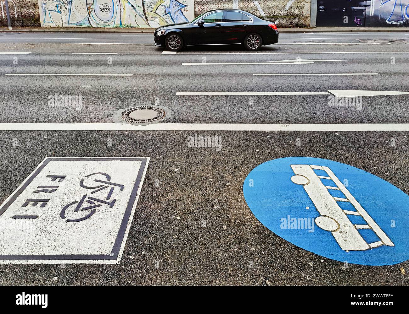 Busstrasse hi-res stock photography and images - Alamy
