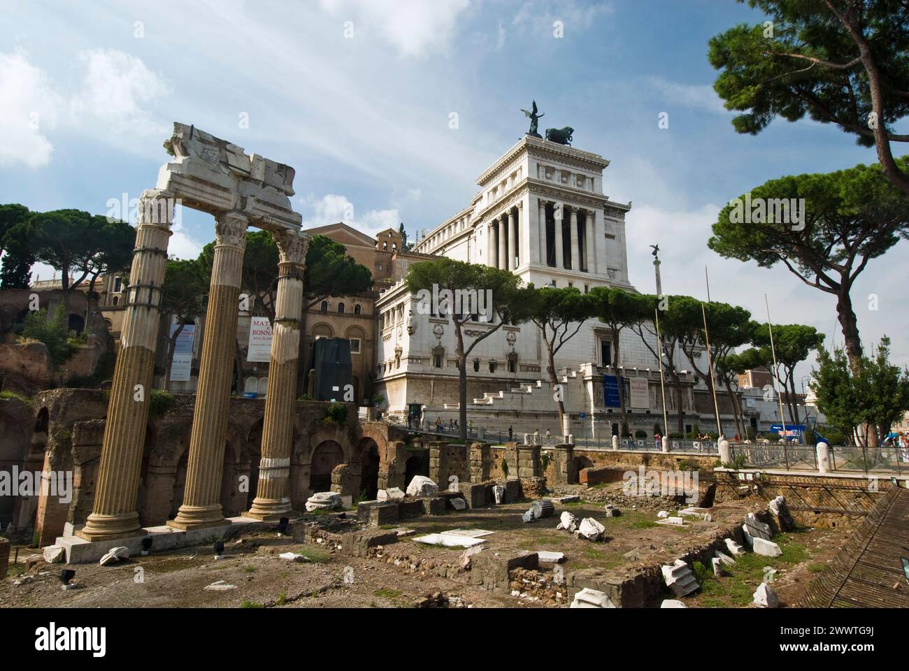 Corinthian columns on Julius Caesar´s forum with the monument to ...
