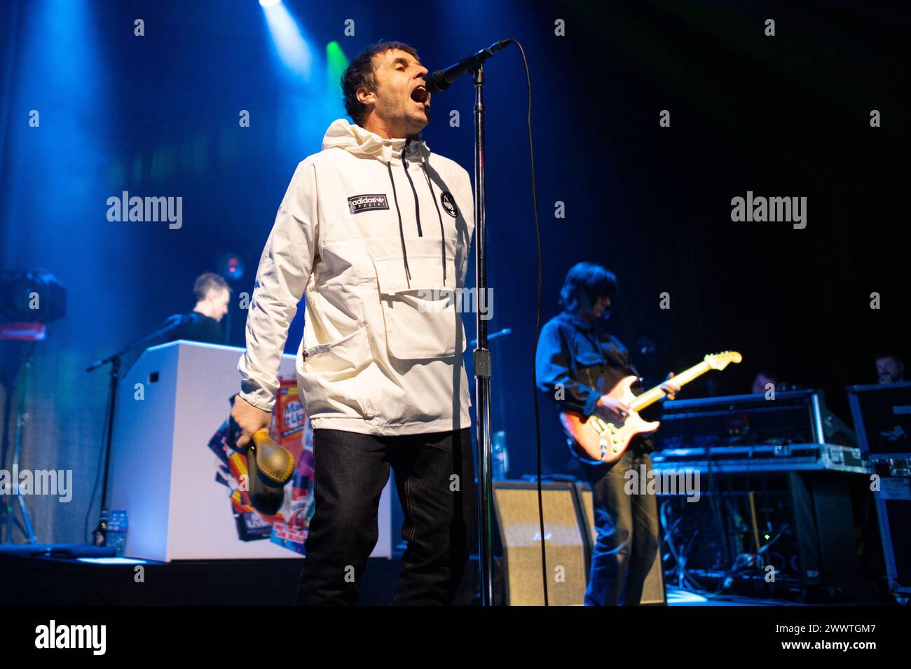 London, UK. 25th Mar, 2024. Liam Gallagher and John Squire on stage at ...