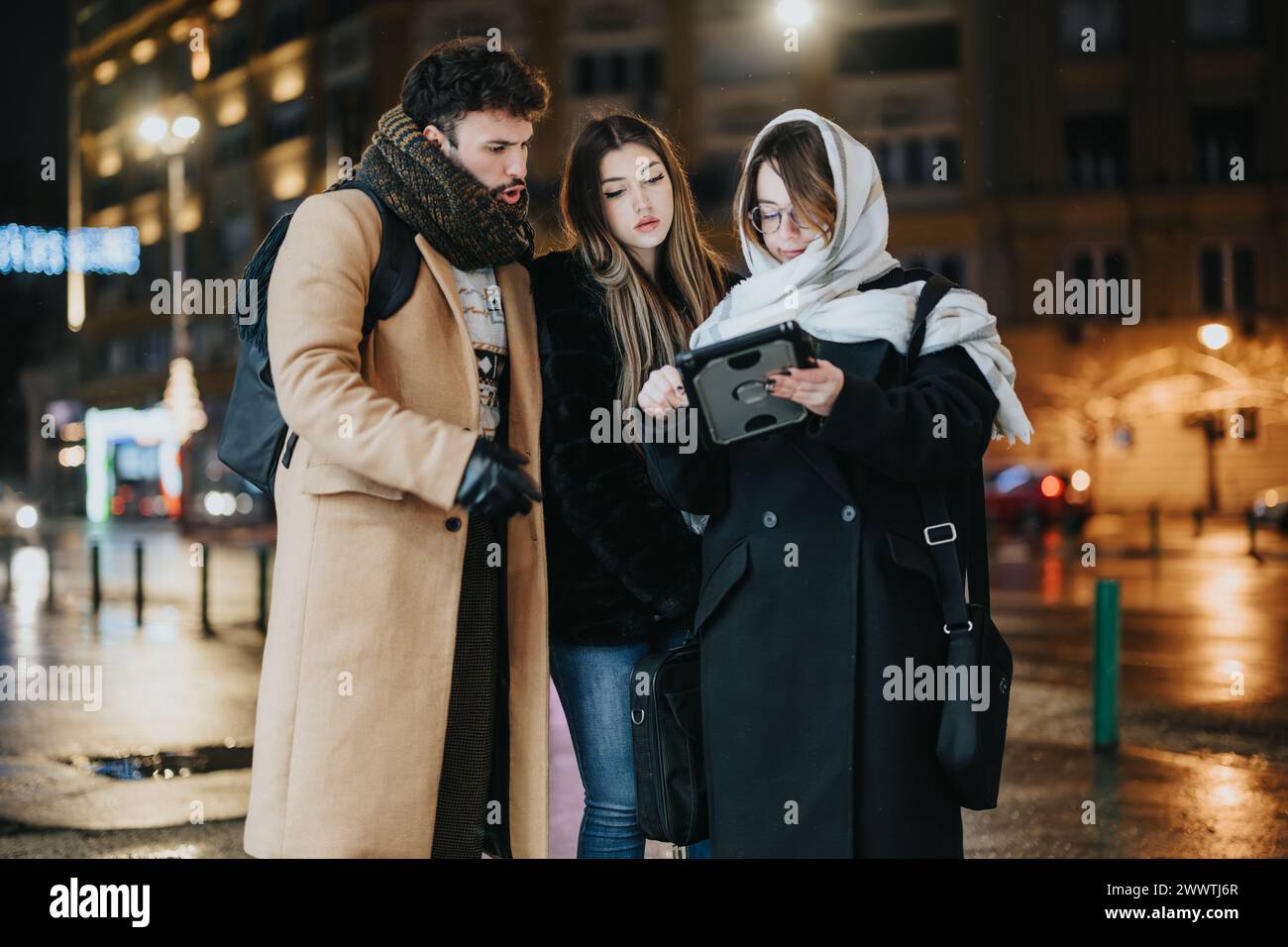 Group young adults using hi-res stock photography and images - Alamy