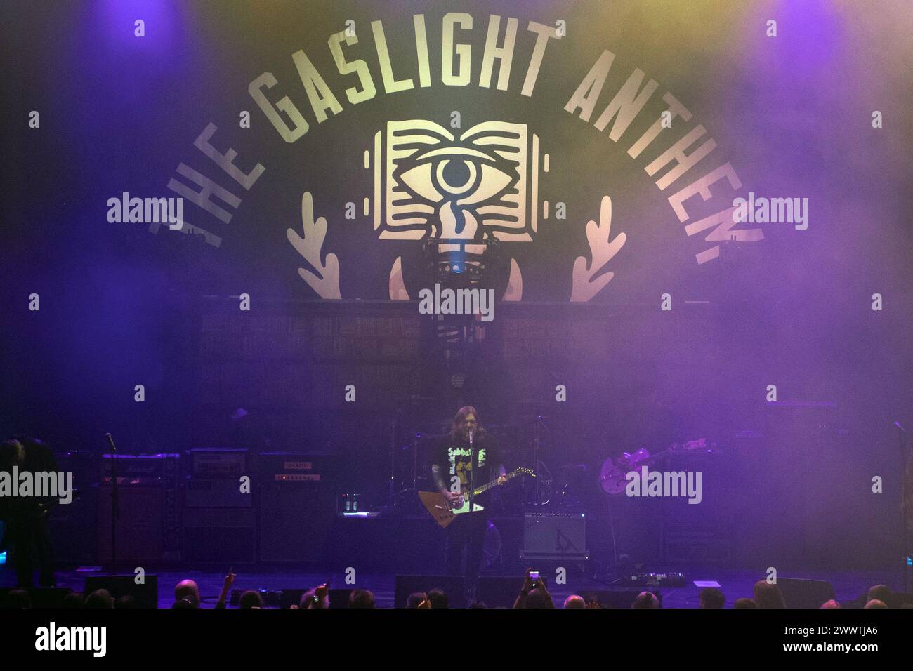 Lead singer brian fallon hi-res stock photography and images - Alamy