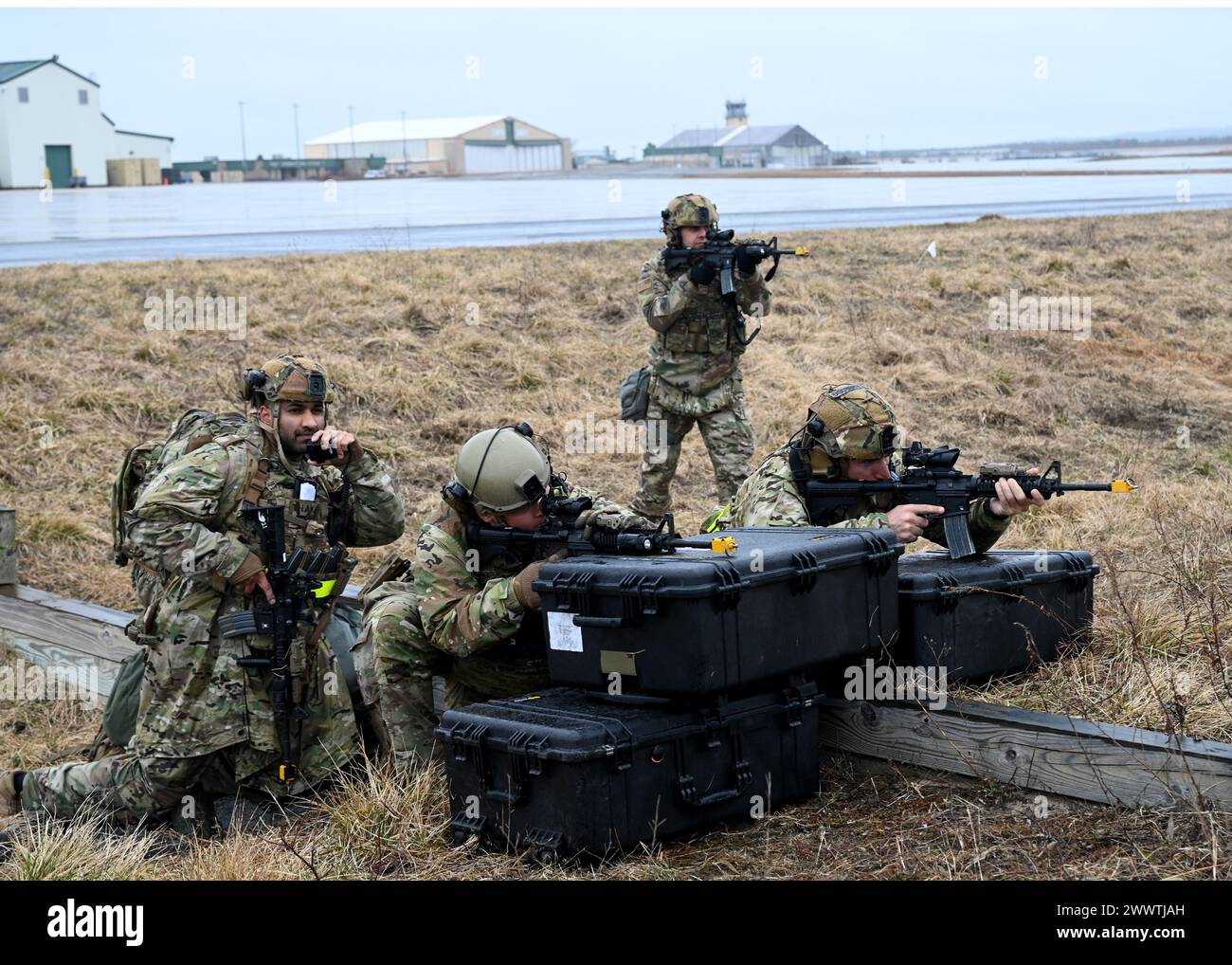 Security forces members new hi-res stock photography and images - Alamy