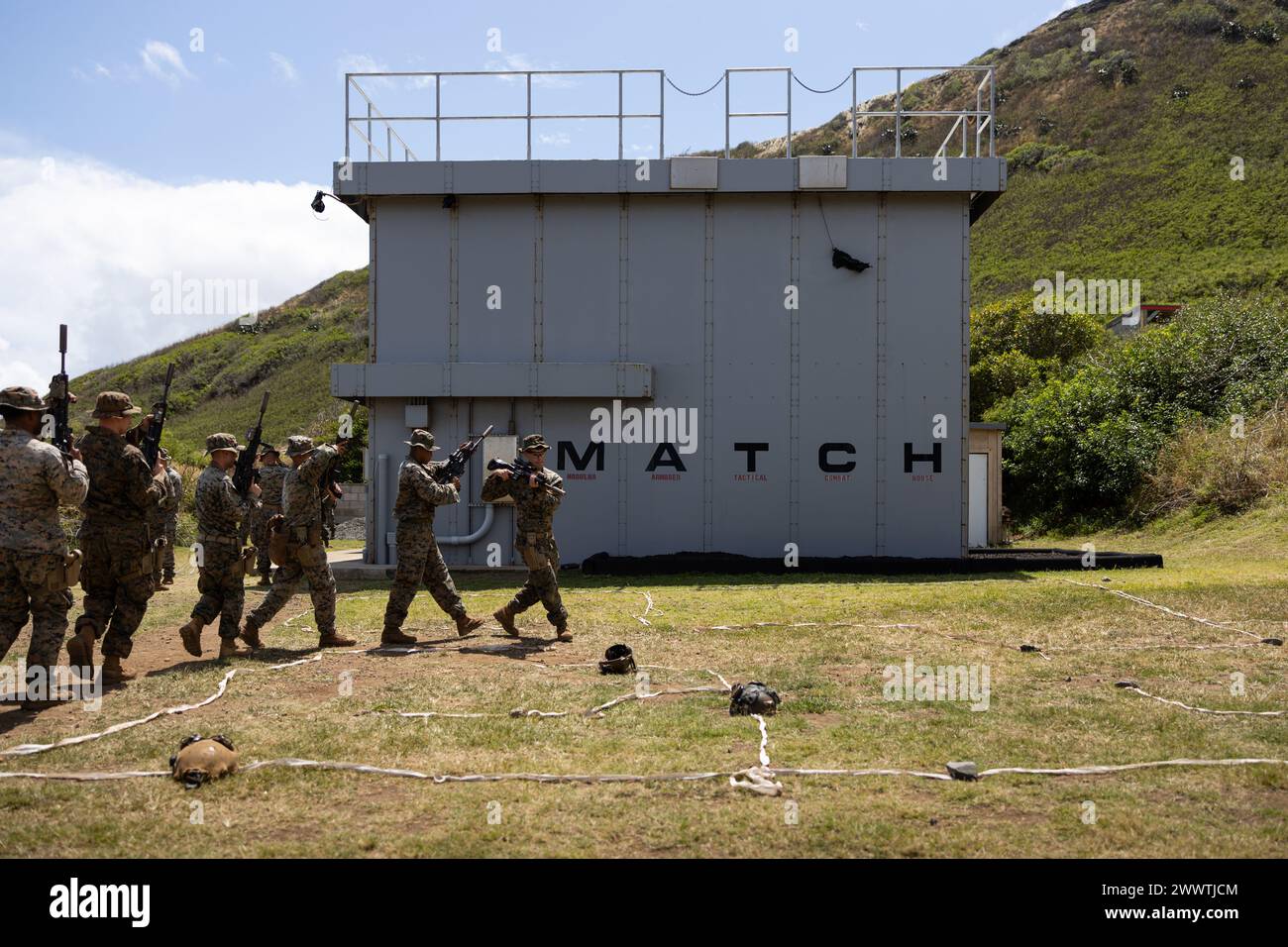U.S. Marines with 3d Littoral Combat Team, 3d Marine Littoral Regiment ...
