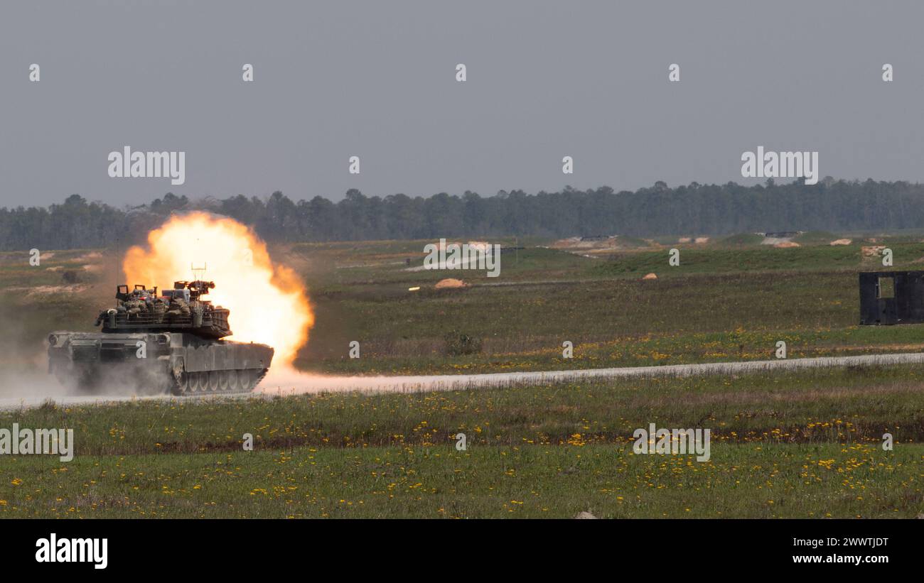 U.S. Army Soldiers with 3rd Battalion, 67th Armored Regiment, 2nd ...