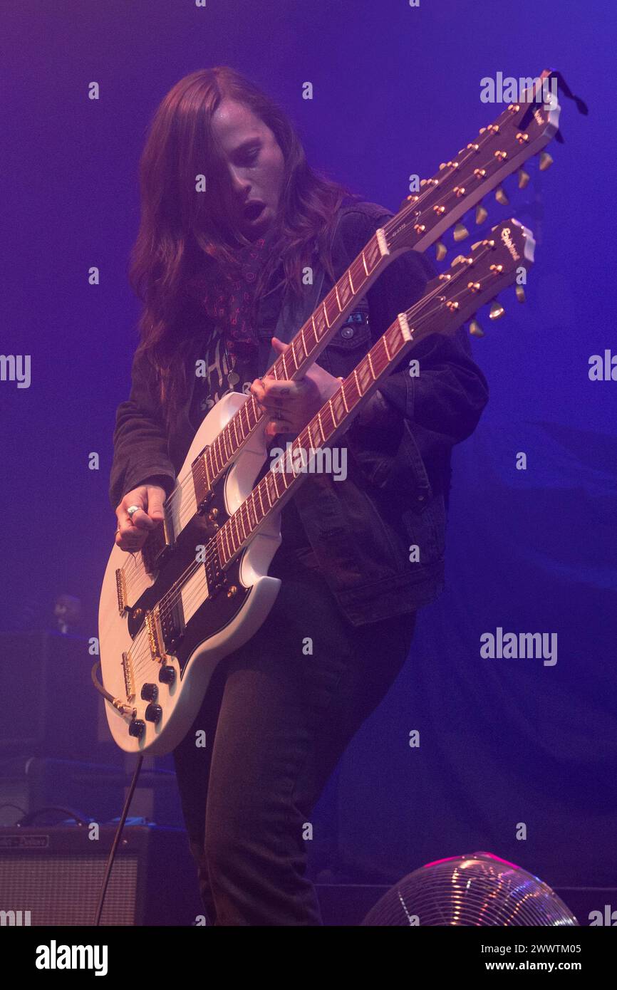 Gibson twin neck hi-res stock photography and images - Alamy