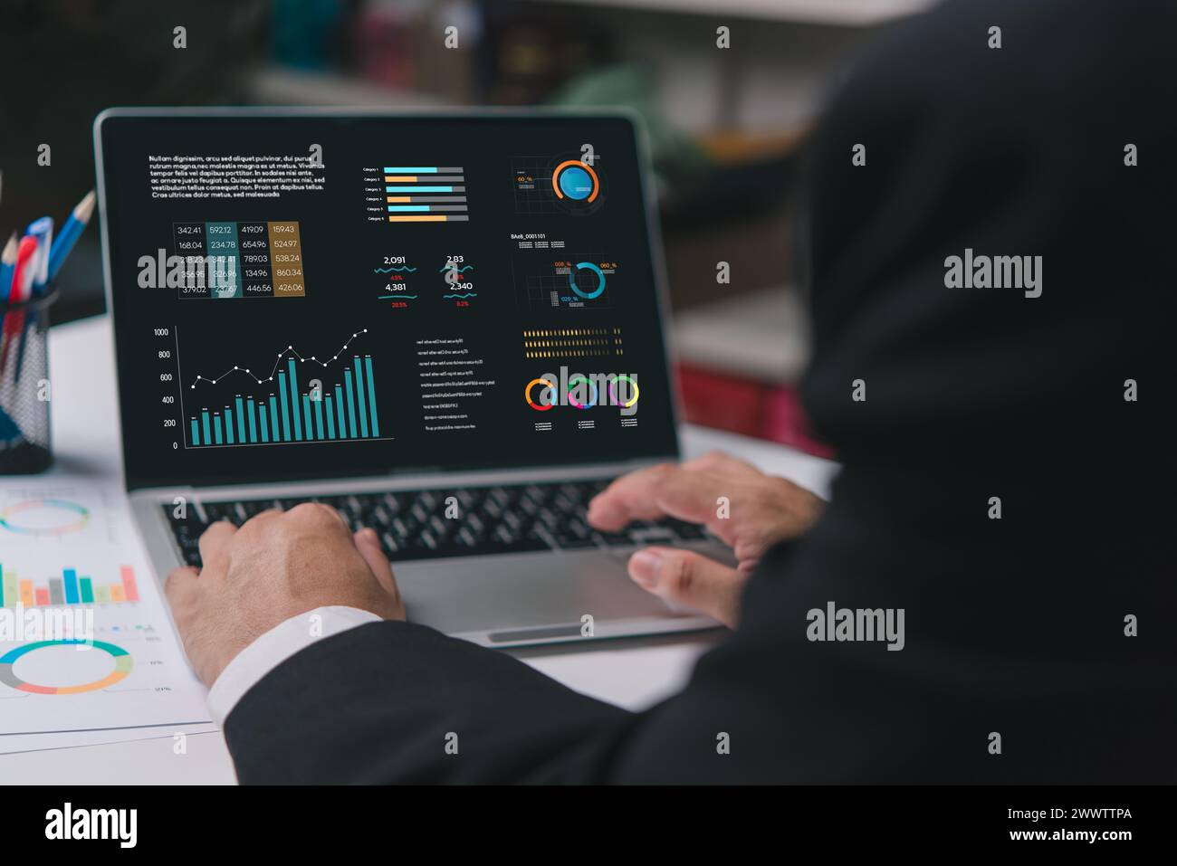 Sales dashboard software hi-res stock photography and images - Alamy