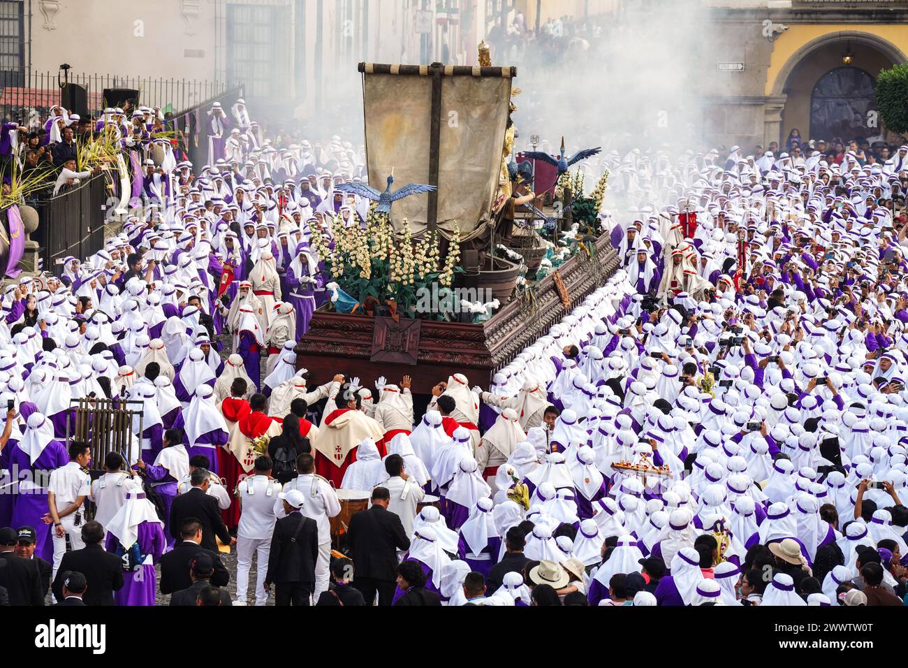 Antigua, Guatemala. 24th Mar, 2024. Catholic penitents carry the ...