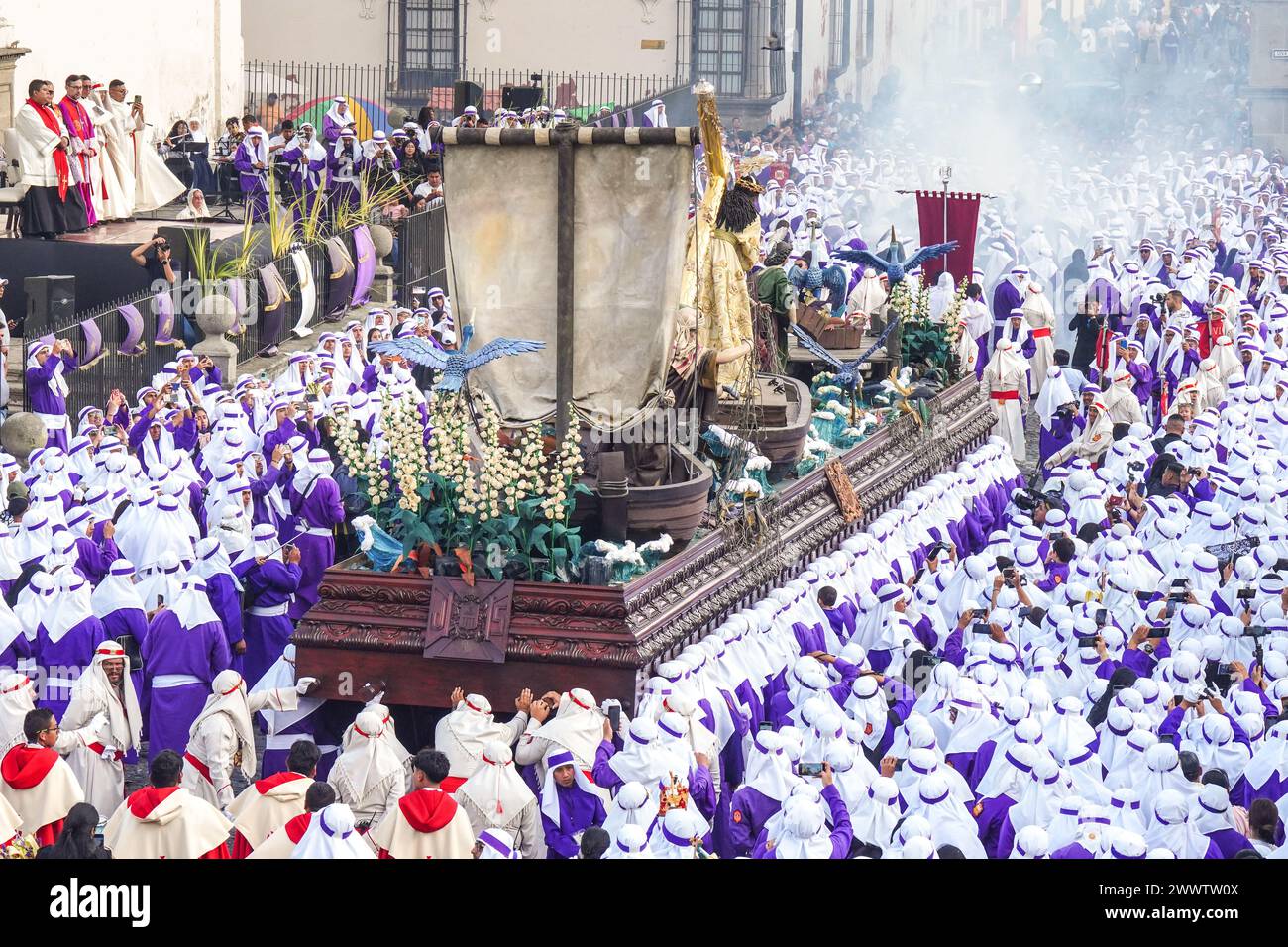 Antigua, Guatemala. 24 March, 2024. Catholic penitents carry the ...