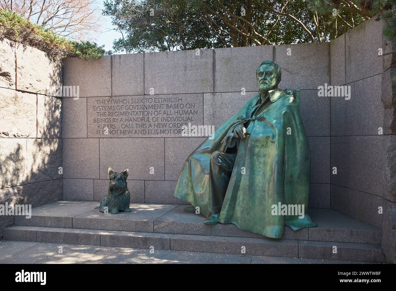 Waterfall figures hi-res stock photography and images - Alamy
