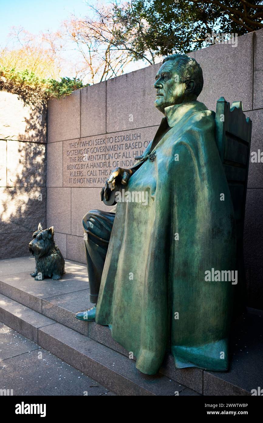 Breadline sculpture monument fdr hi-res stock photography and images ...