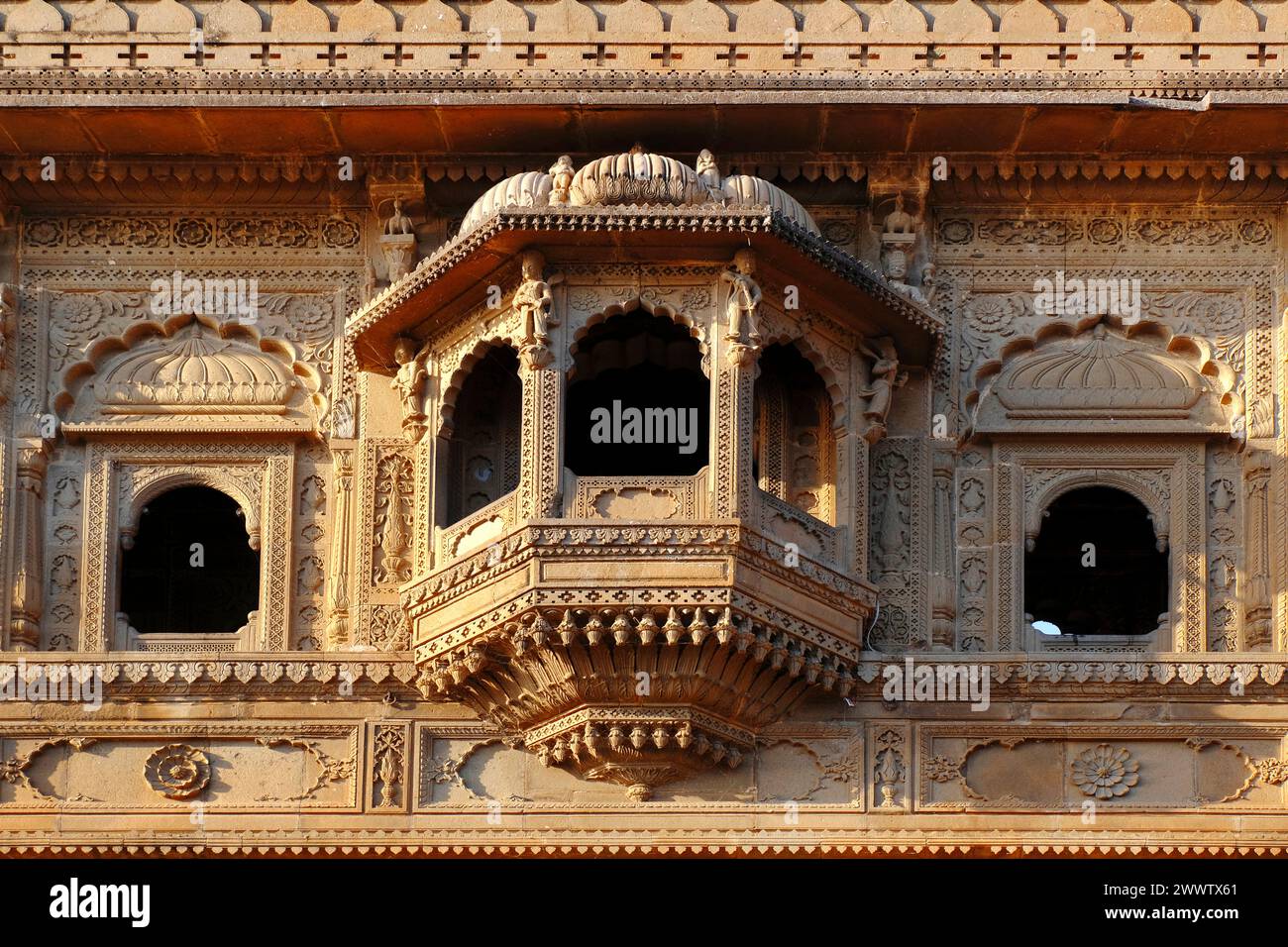 24 Feb 2024, Exterior View of the scenic tourist place Maheshwar fort ...